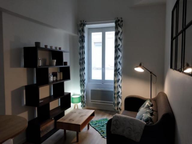 Location T3 meublé avec cuisine équipée à Bordeaux 900 42 m²